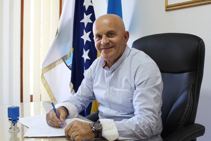 Potpisan ugovor za izgradnju sportskog igrališta u Babajićima ...